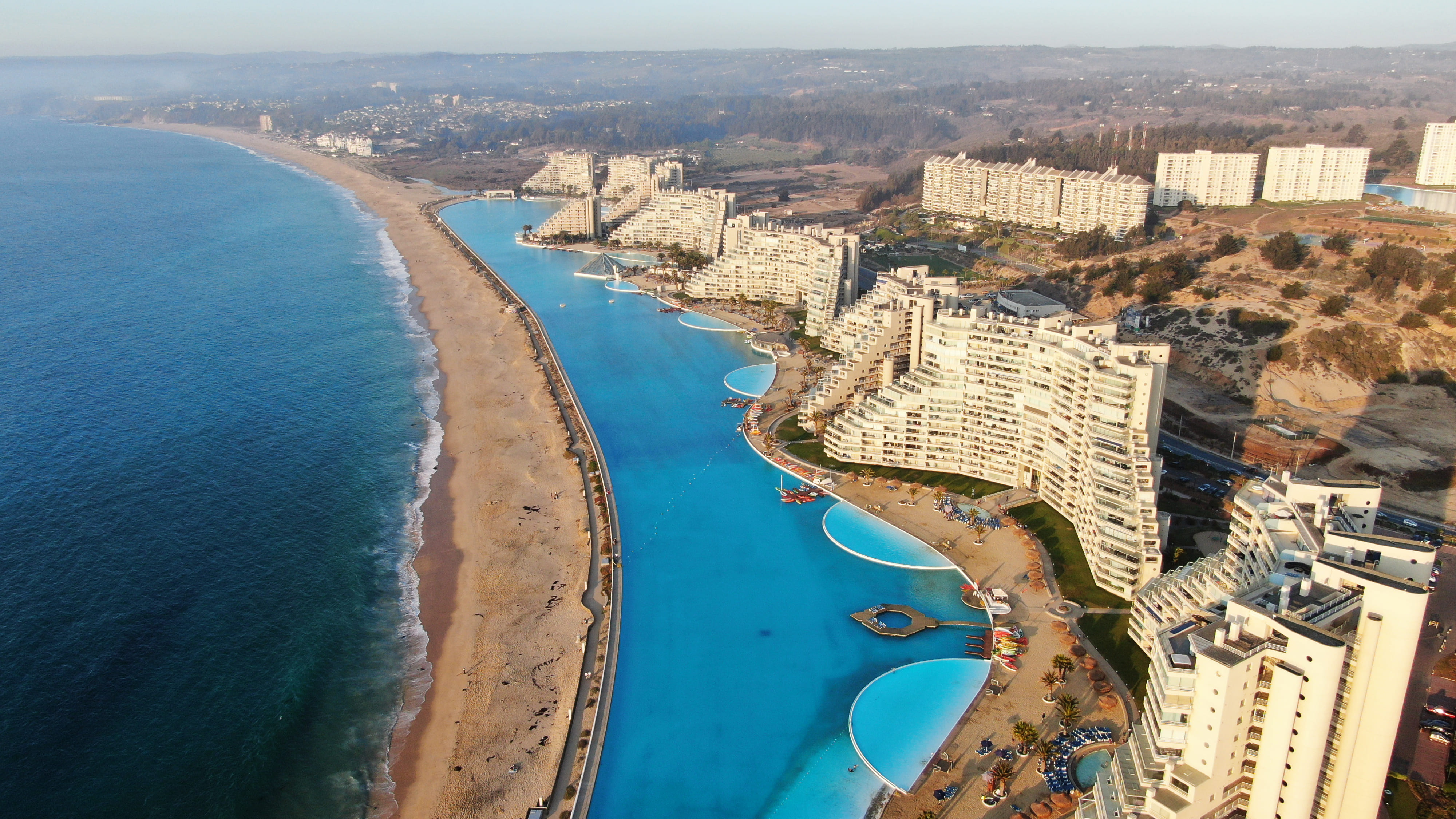 Chile: Segeln und Tauchen im größten Hotel-Pool der Welt